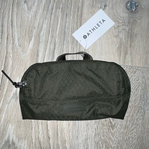 Athleta | Bags | Nwt Athleta Excursion Crossbody Mini Belt Bag Aspen ...